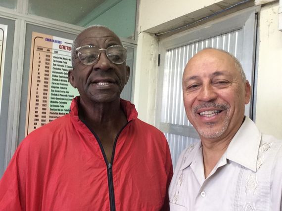 Cuban Invented "High Five" | HuffPost Voices