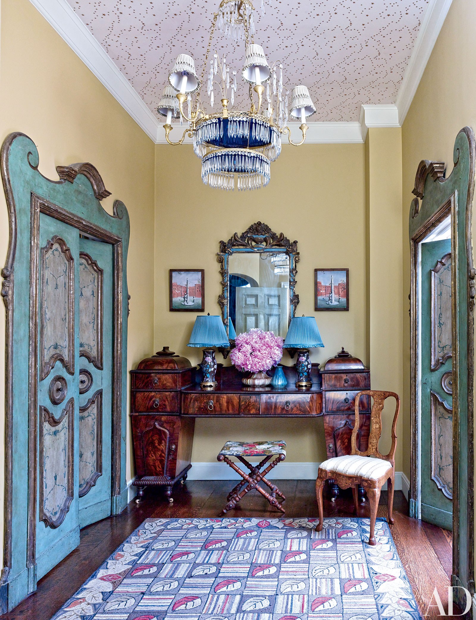 5 Unexpected Ways To Decorate With Wallpaper | HuffPost Life