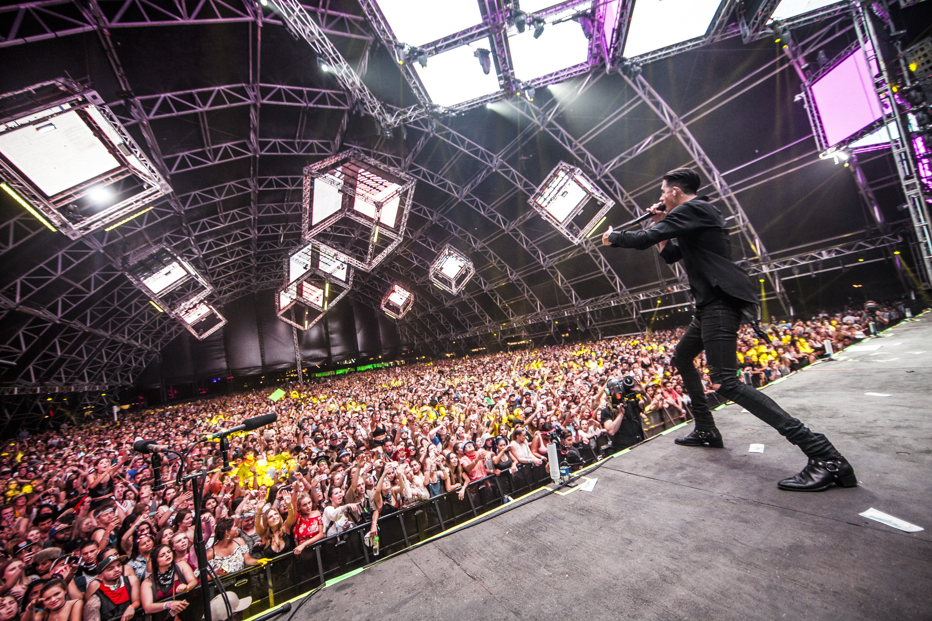 G-EAZY Electrifies Coachella 2016 With His Prime Time Set | HuffPost ...