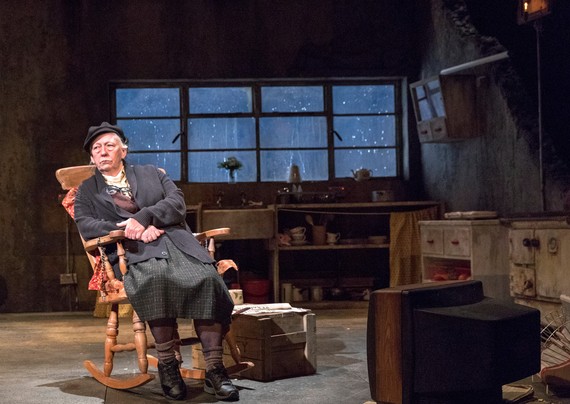 Aisle View: Leenane Beauty | HuffPost Entertainment