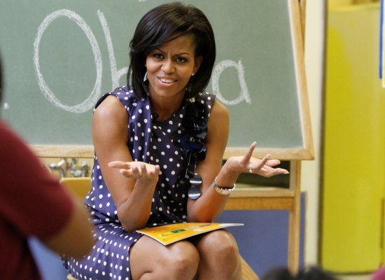 Michelle Obama reading to 3rd graders | Lipstick Alley