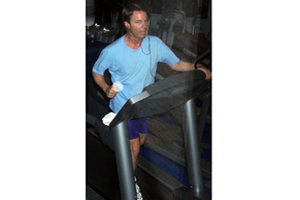 Guess What Makes Both Mitt Romney and John Edwards Sweat | HuffPost ...